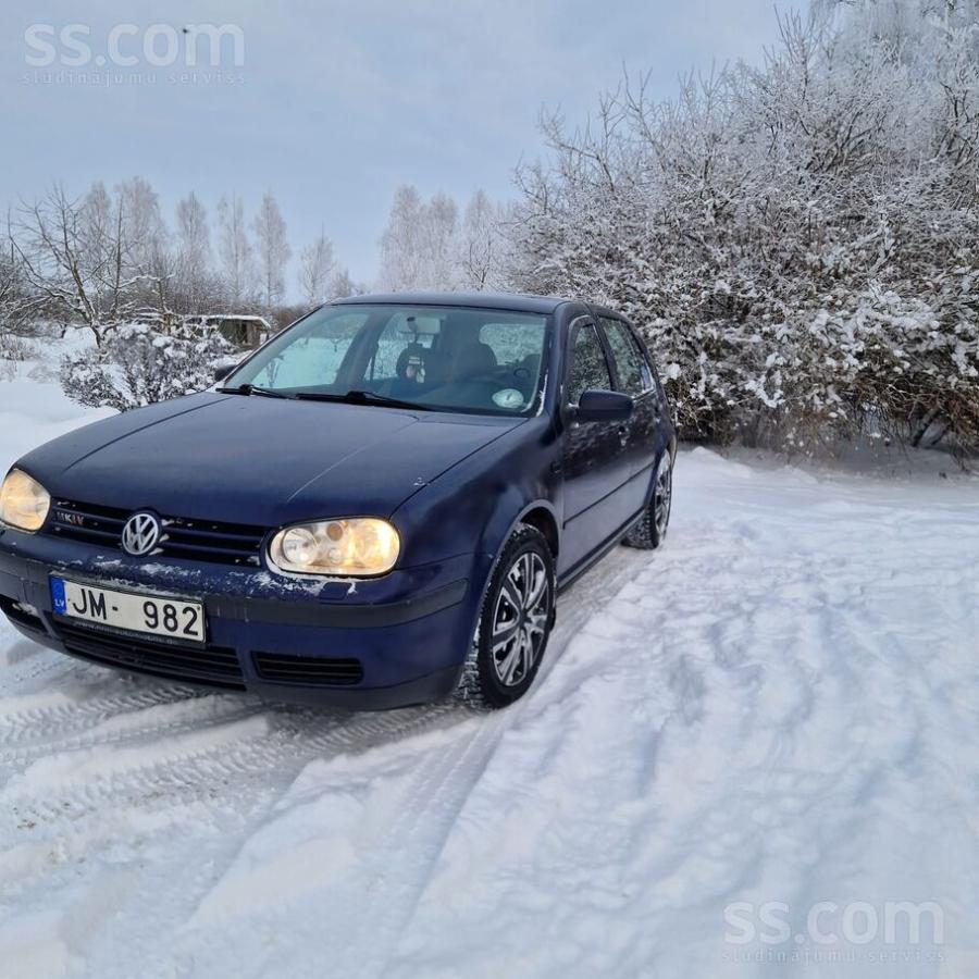 Zils Volkswagen Golf 2000 Jelgava, ar dzinēja tilpumu 1.60 L un nobraukumu 311 tūkst. km par 1000 €, foto 2 vietnē AUTOMOTO.COM.LV