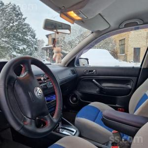 Zils Volkswagen Golf 2000 Jelgava, ar dzinēja tilpumu 1.60 L un nobraukumu 311 tūkst. km par 1000 €, foto 4 vietnē AUTOMOTO.COM.LV