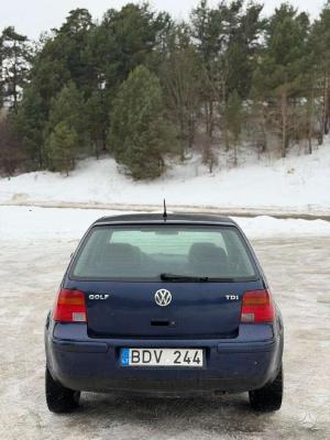 Blue Volkswagen Golf 2000 in Vilnius, with an engine capacity of 1.90 L and mileage of 290 thousand km for 1700 €, photo 10 on AUTOMOTO.COM.LV