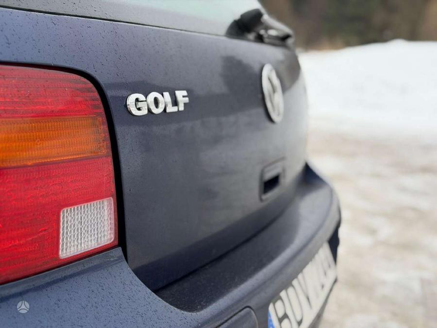 Blue Volkswagen Golf 2000 in Vilnius, with an engine capacity of 1.90 L and mileage of 290 thousand km for 1700 €, photo 12 on AUTOMOTO.COM.LV