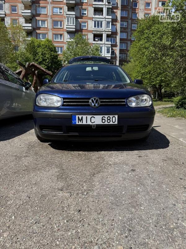Zils Volkswagen Golf 2000 Klaipėda, ar dzinēja tilpumu 1.90 L un nobraukumu 242 tūkst. km par 1100 €, foto 1 vietnē AUTOMOTO.COM.LV