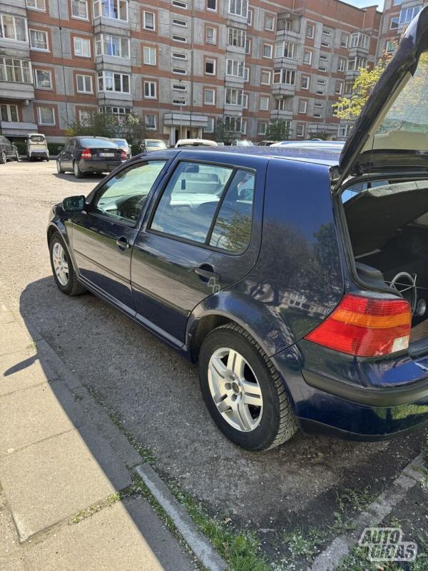 Zils Volkswagen Golf 2000 Klaipėda, ar dzinēja tilpumu 1.90 L un nobraukumu 242 tūkst. km par 1100 €, foto 3 vietnē AUTOMOTO.COM.LV