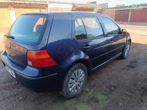 Blue Volkswagen Golf 2000 in Kaunas, with an engine capacity of 1.40 L and mileage of 157 thousand km for 1200 €, photo 8 on AUTOMOTO.COM.LV