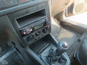 Blue Volkswagen Golf 2000 in Kaunas, with an engine capacity of 1.40 L and mileage of 157 thousand km for 1200 €, photo 17 on AUTOMOTO.COM.LV