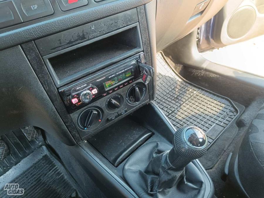 Blue Volkswagen Golf 2000 in Kaunas, with an engine capacity of 1.40 L and mileage of 157 thousand km for 1200 €, photo 17 on AUTOMOTO.COM.LV