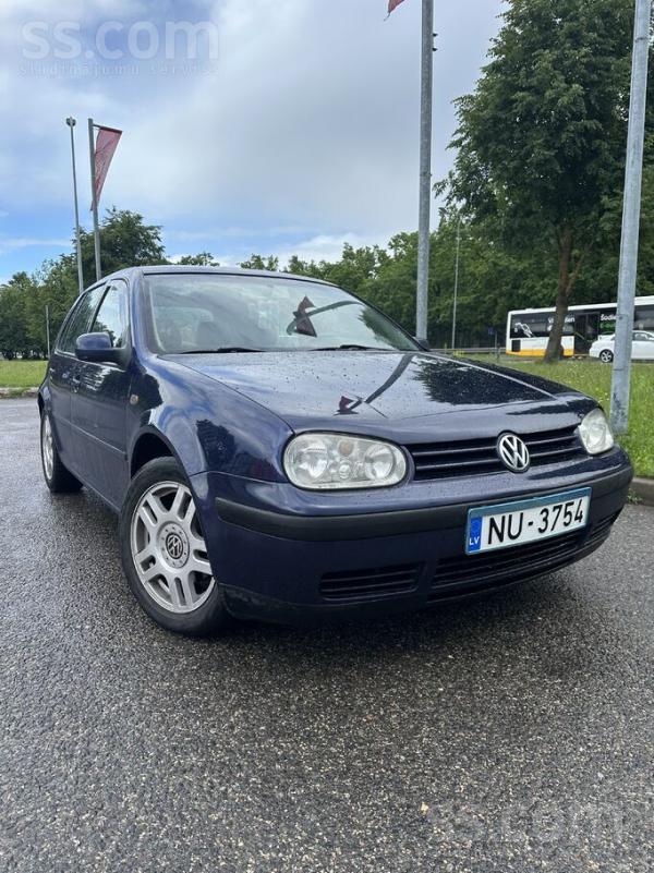 Zils Volkswagen Golf 2000 Rīga, ar dzinēja tilpumu 1.90 L un nobraukumu 333 tūkst. km par 1800 €, foto 1 vietnē AUTOMOTO.COM.LV