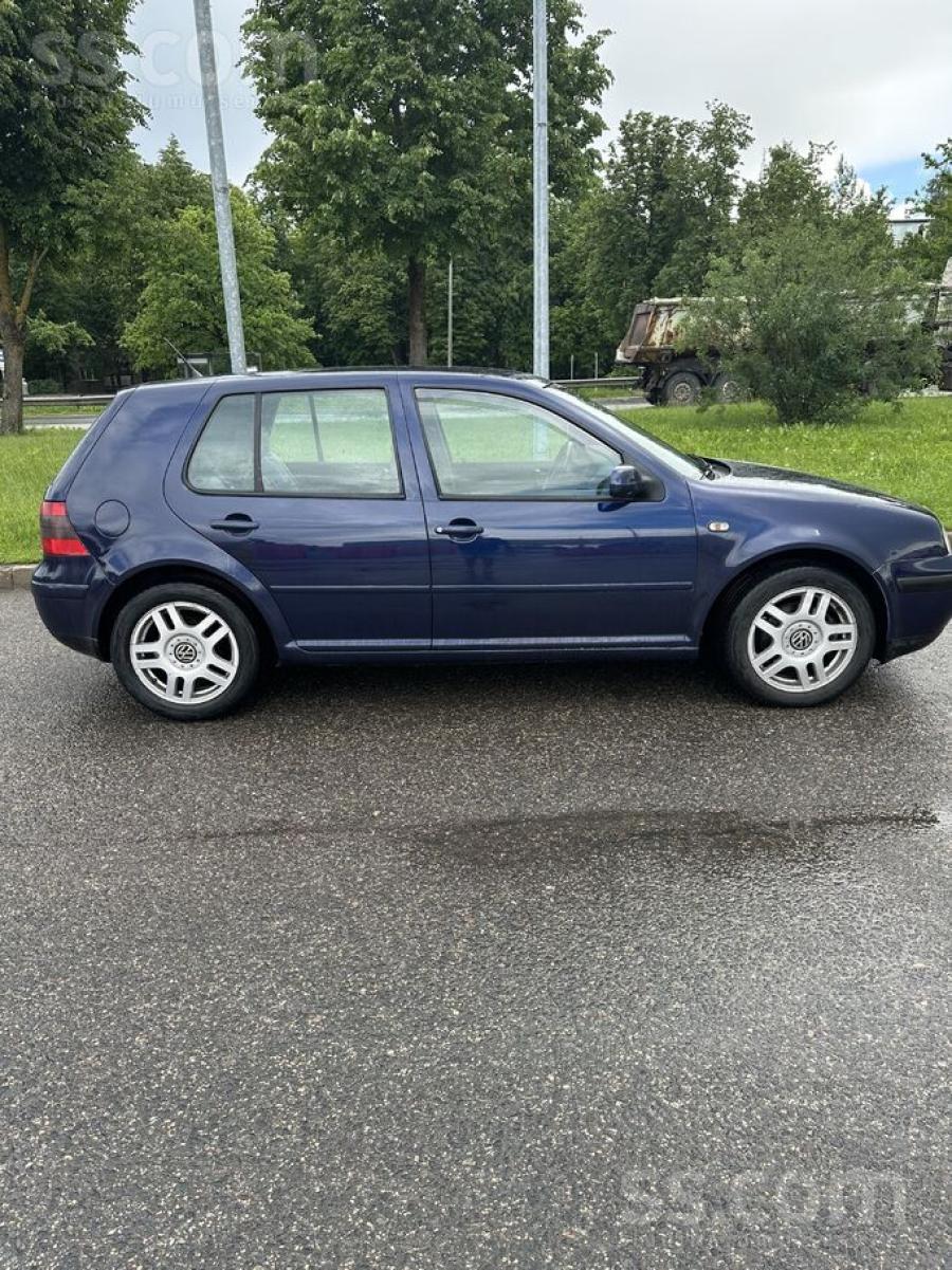 Blue Volkswagen Golf 2000 in Riga, with an engine capacity of 1.90 L and mileage of 333 thousand km for 1800 €, photo 3 on AUTOMOTO.COM.LV