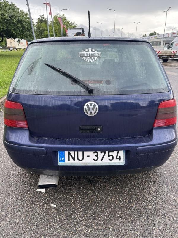 Blue Volkswagen Golf 2000 in Riga, with an engine capacity of 1.90 L and mileage of 333 thousand km for 1800 €, photo 5 on AUTOMOTO.COM.LV