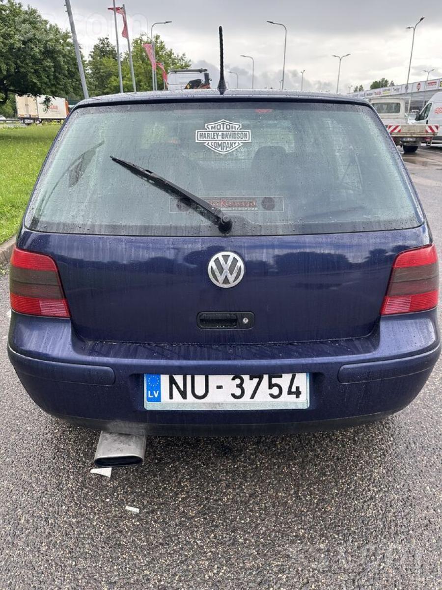 Blue Volkswagen Golf 2000 in Riga, with an engine capacity of 1.90 L and mileage of 333 thousand km for 1800 €, photo 6 on AUTOMOTO.COM.LV