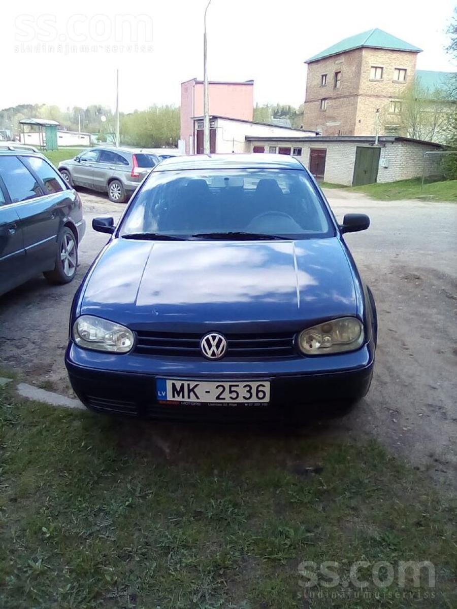 Zils Volkswagen Golf 2000 Krāslava, ar dzinēja tilpumu 2.00 L un nobraukumu 293 tūkst. km par 600 €, foto 1 vietnē AUTOMOTO.COM.LV
