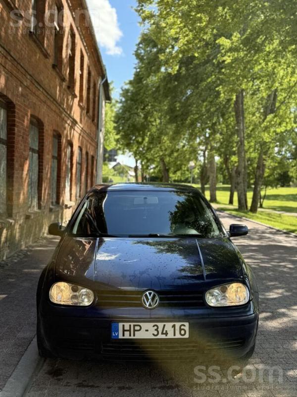 Blue Volkswagen Golf 2000 in Kuldiga, with an engine capacity of 1.60 L and mileage of 300 thousand km for 1150 €, photo 3 on AUTOMOTO.COM.LV
