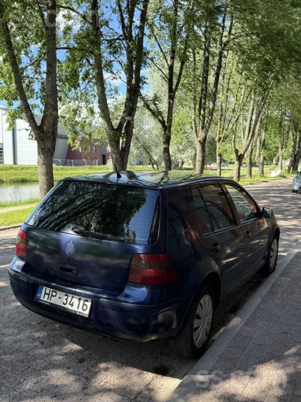 Blue Volkswagen Golf 2000 in Kuldiga, with an engine capacity of 1.60 L and mileage of 300 thousand km for 1150 €, photo 6 on AUTOMOTO.COM.LV