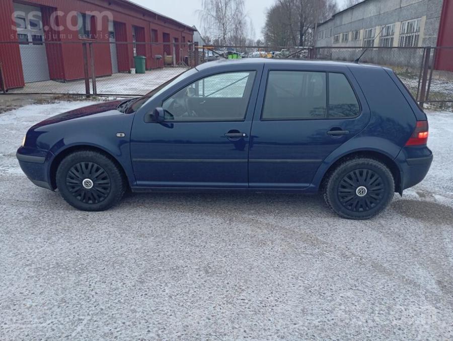 Zils Volkswagen Golf 2000 Cēsis, ar dzinēja tilpumu 1.90 L un nobraukumu 315 tūkst. km par 1850 €, foto 6 vietnē AUTOMOTO.COM.LV