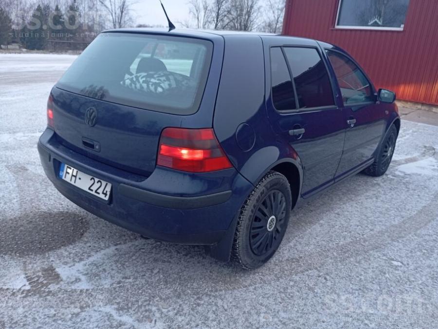Zils Volkswagen Golf 2000 Cēsis, ar dzinēja tilpumu 1.90 L un nobraukumu 315 tūkst. km par 1850 €, foto 9 vietnē AUTOMOTO.COM.LV