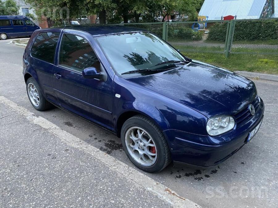 Zils Volkswagen Golf 2000 Daugavpils, ar dzinēja tilpumu 1.90 L un nobraukumu 422 tūkst. km par 1100 €, foto 3 vietnē AUTOMOTO.COM.LV