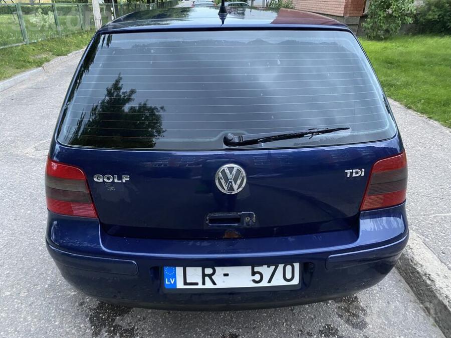 Zils Volkswagen Golf 2000 Daugavpils, ar dzinēja tilpumu 1.90 L un nobraukumu 422 tūkst. km par 1100 €, foto 6 vietnē AUTOMOTO.COM.LV