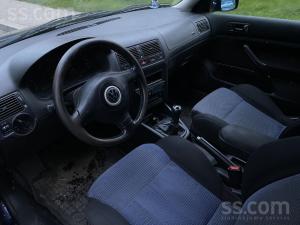 Zils Volkswagen Golf 2000 Daugavpils, ar dzinēja tilpumu 1.90 L un nobraukumu 422 tūkst. km par 1100 €, foto 7 vietnē AUTOMOTO.COM.LV