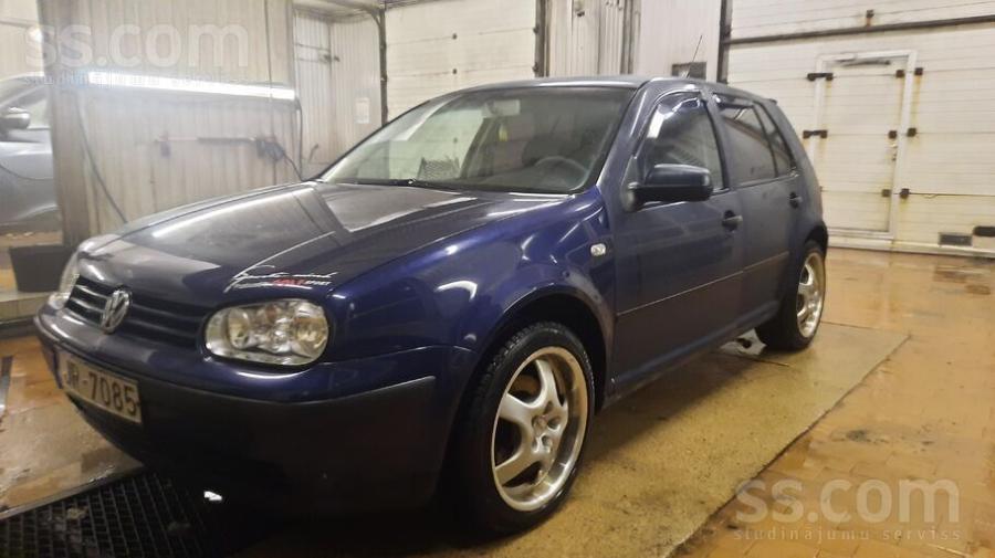 Blue Volkswagen Golf 2000 in Daugavpils, with an engine capacity of 1.90 L and mileage of 335 thousand km for 950 €, photo 1 on AUTOMOTO.COM.LV