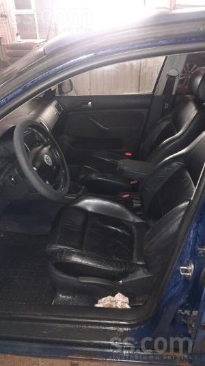 Blue Volkswagen Golf 2000 in Daugavpils, with an engine capacity of 1.90 L and mileage of 335 thousand km for 950 €, photo 3 on AUTOMOTO.COM.LV