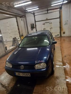 Blue Volkswagen Golf 2000 in Daugavpils, with an engine capacity of 1.90 L and mileage of 335 thousand km for 950 €, photo 7 on AUTOMOTO.COM.LV