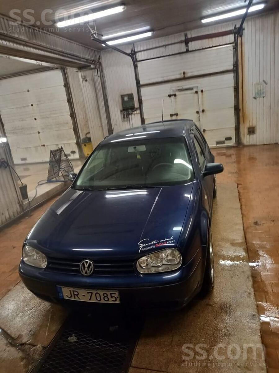 Blue Volkswagen Golf 2000 in Daugavpils, with an engine capacity of 1.90 L and mileage of 335 thousand km for 950 €, photo 7 on AUTOMOTO.COM.LV
