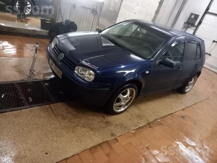 Blue Volkswagen Golf 2000 in Daugavpils, with an engine capacity of 1.90 L and mileage of 335 thousand km for 950 €, photo 10 on AUTOMOTO.COM.LV