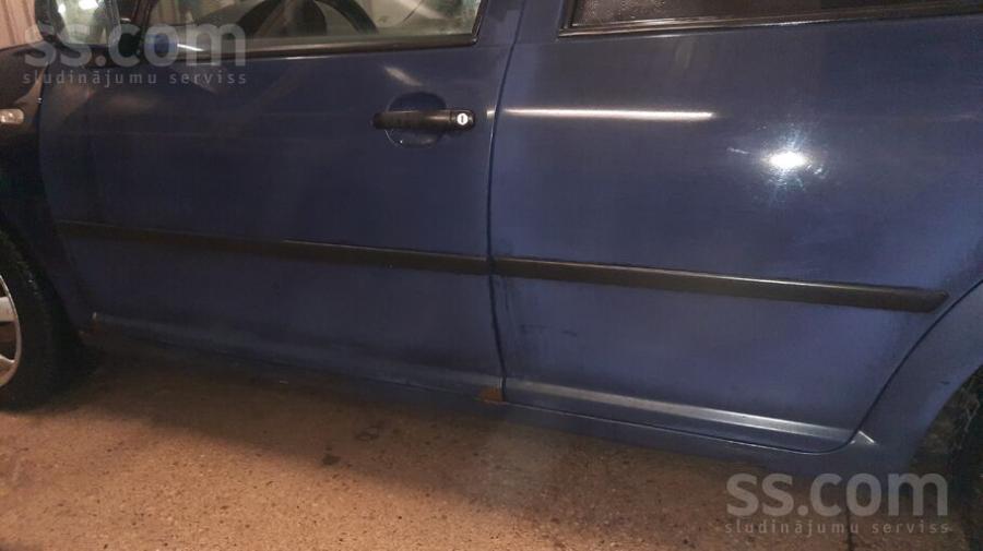 Blue Volkswagen Golf 2000 in Daugavpils, with an engine capacity of 1.90 L and mileage of 335 thousand km for 950 €, photo 12 on AUTOMOTO.COM.LV