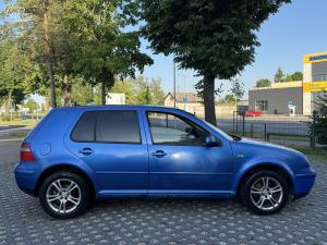 Zils Volkswagen Golf 2000 Panevēža, ar dzinēja tilpumu 1.90 L un nobraukumu 370 tūkst. km par 750 €, foto 7 vietnē AUTOMOTO.COM.LV