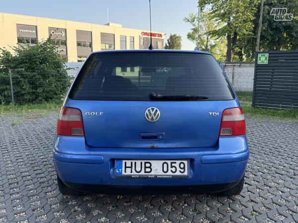 Zils Volkswagen Golf 2000 Panevēža, ar dzinēja tilpumu 1.90 L un nobraukumu 370 tūkst. km par 750 €, foto 10 vietnē AUTOMOTO.COM.LV