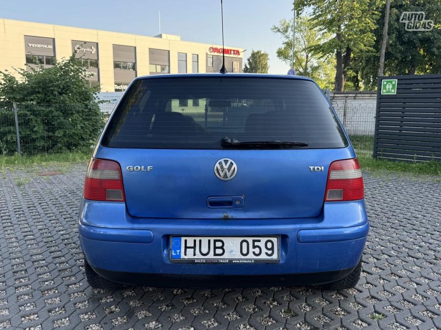 Zils Volkswagen Golf 2000 Panevēža, ar dzinēja tilpumu 1.90 L un nobraukumu 370 tūkst. km par 750 €, foto 11 vietnē AUTOMOTO.COM.LV