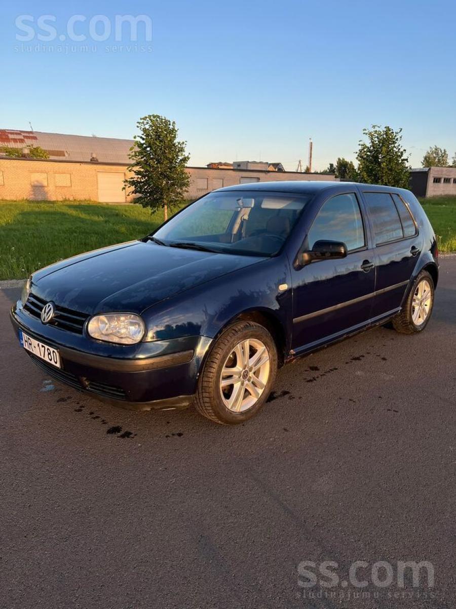 Blue Volkswagen Golf 2000 in Jekabpils, with an engine capacity of 1.90 L and mileage of 284 thousand km for 1400 €, photo 1 on AUTOMOTO.COM.LV
