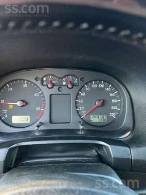 Blue Volkswagen Golf 2000 in Jekabpils, with an engine capacity of 1.90 L and mileage of 284 thousand km for 1400 €, photo 8 on AUTOMOTO.COM.LV