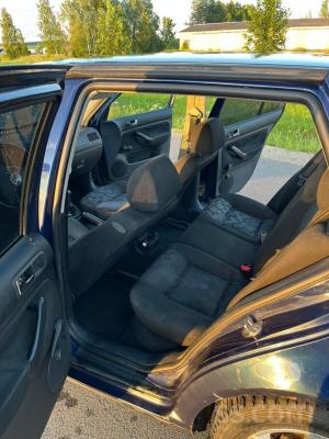 Blue Volkswagen Golf 2000 in Jekabpils, with an engine capacity of 1.90 L and mileage of 284 thousand km for 1400 €, photo 10 on AUTOMOTO.COM.LV