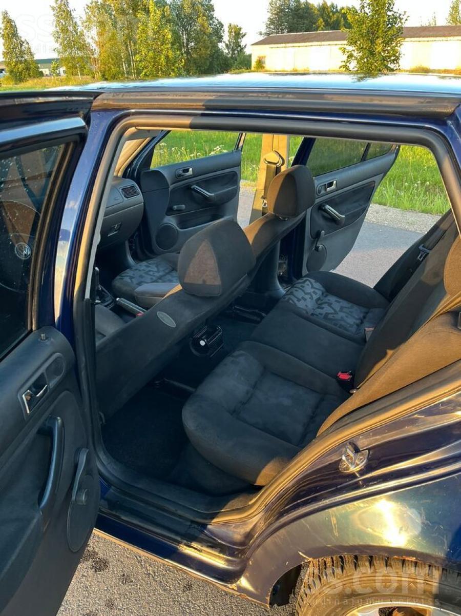 Blue Volkswagen Golf 2000 in Jekabpils, with an engine capacity of 1.90 L and mileage of 284 thousand km for 1400 €, photo 10 on AUTOMOTO.COM.LV