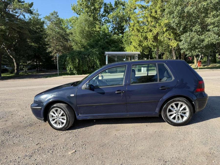 Zils Volkswagen Golf 2000 Kauņa, ar dzinēja tilpumu 1.90 L un nobraukumu 398 tūkst. km par 1200 €, foto 4 vietnē AUTOMOTO.COM.LV