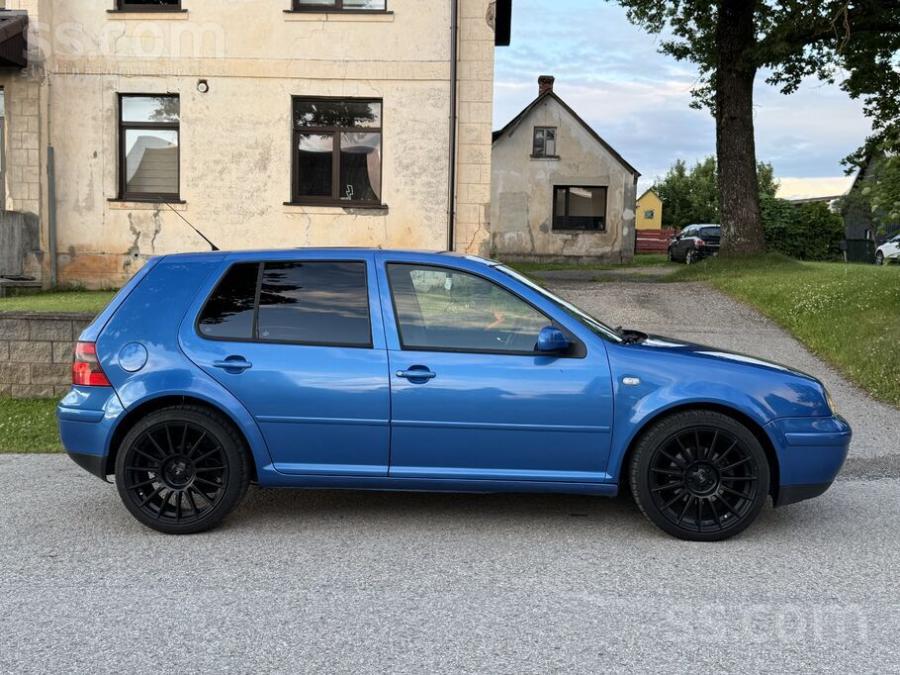 Blue Volkswagen Golf 2000 in Valmiera, with an engine capacity of 1.90 L and mileage of 284 thousand km for 1700 €, photo 4 on AUTOMOTO.COM.LV