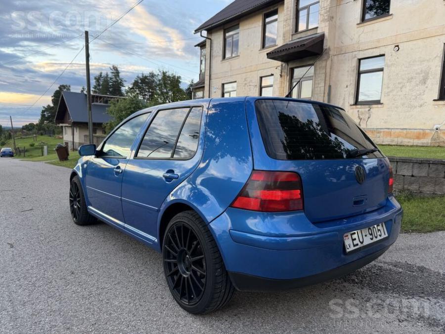 Blue Volkswagen Golf 2000 in Valmiera, with an engine capacity of 1.90 L and mileage of 284 thousand km for 1700 €, photo 12 on AUTOMOTO.COM.LV