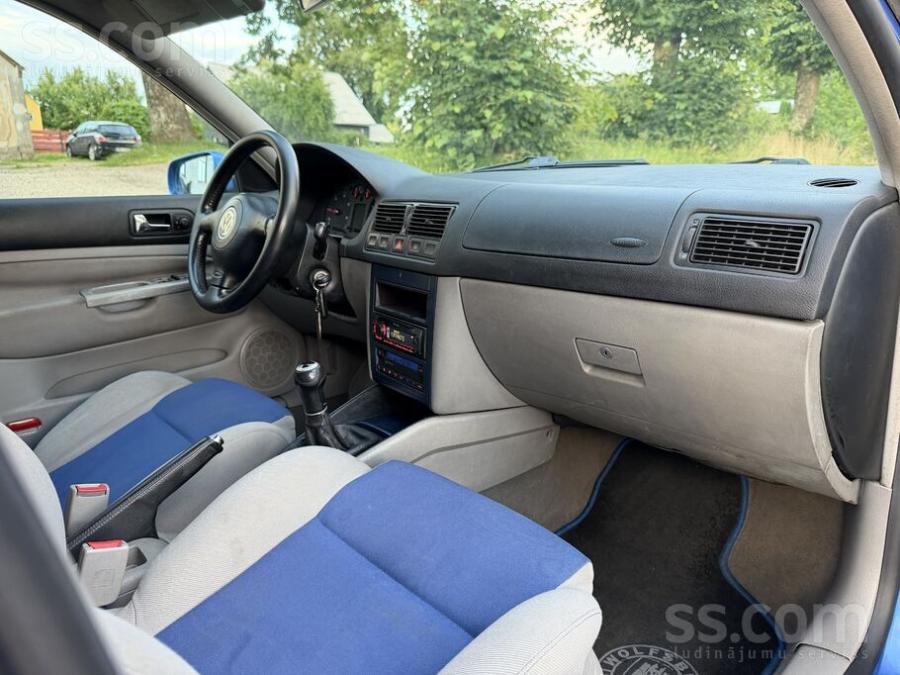 Blue Volkswagen Golf 2000 in Valmiera, with an engine capacity of 1.90 L and mileage of 284 thousand km for 1700 €, photo 13 on AUTOMOTO.COM.LV