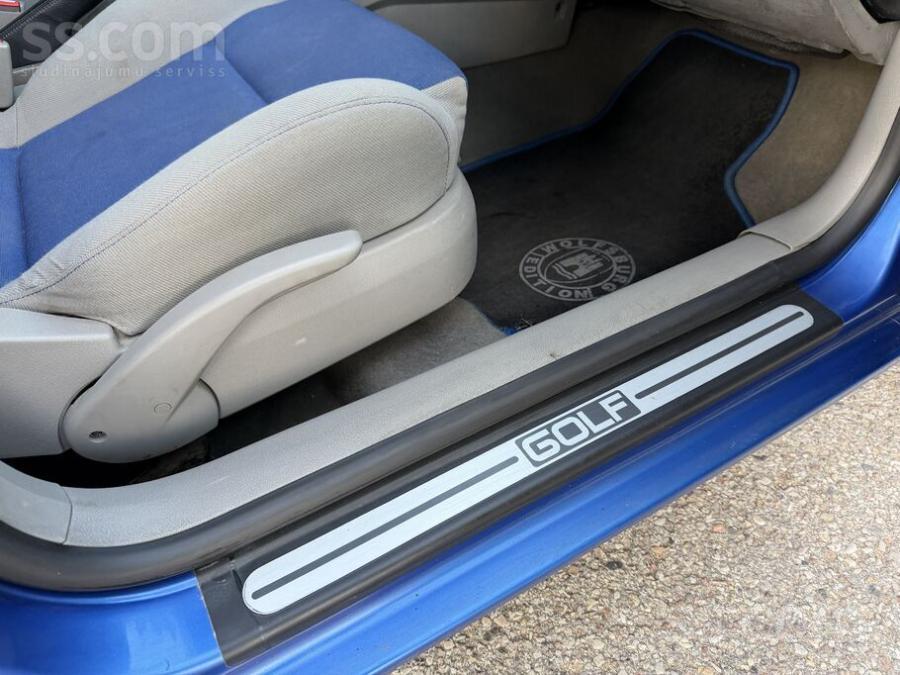 Blue Volkswagen Golf 2000 in Valmiera, with an engine capacity of 1.90 L and mileage of 284 thousand km for 1700 €, photo 16 on AUTOMOTO.COM.LV