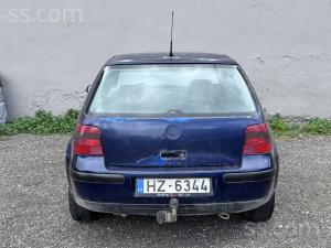 Синий Фольксваген Гольф 2000 в Рига, объемом двигателя 1.60 л и пробегом 334 тыс. км за 350 €, фото 4 на AUTOMOTO.COM.LV