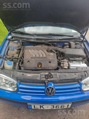 Zils Volkswagen Golf 2000 Daugavpils, ar dzinēja tilpumu 2.00 L un nobraukumu 272 tūkst. km par 1300 €, foto 5 vietnē AUTOMOTO.COM.LV