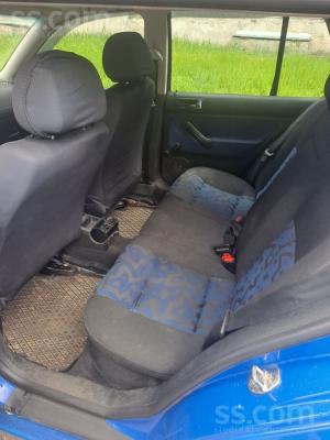 Zils Volkswagen Golf 2000 Daugavpils, ar dzinēja tilpumu 2.00 L un nobraukumu 272 tūkst. km par 1300 €, foto 7 vietnē AUTOMOTO.COM.LV