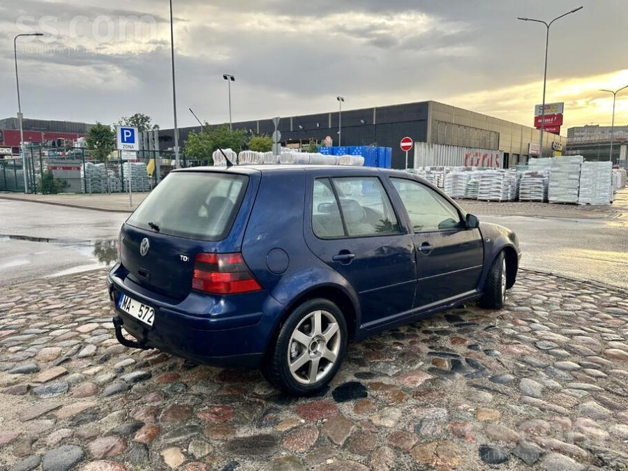 Blue Volkswagen Golf 2000 in Riga, with an engine capacity of 1.90 L and mileage of 330 thousand km for 1100 €, photo 5 on AUTOMOTO.COM.LV