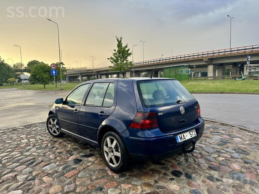 Blue Volkswagen Golf 2000 in Riga, with an engine capacity of 1.90 L and mileage of 330 thousand km for 1100 €, photo 7 on AUTOMOTO.COM.LV