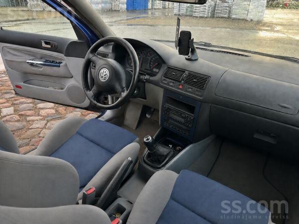 Синий Фольксваген Гольф 2000 в Рига, объемом двигателя 1.90 л и пробегом 330 тыс. км за 1100 €, фото 10 на AUTOMOTO.COM.LV
