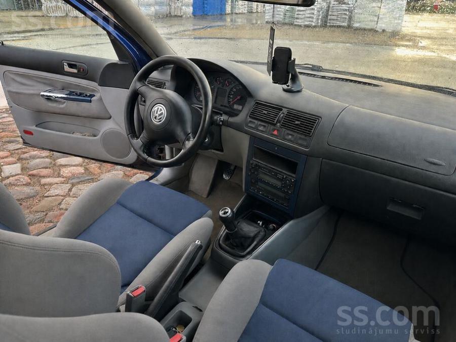 Blue Volkswagen Golf 2000 in Riga, with an engine capacity of 1.90 L and mileage of 330 thousand km for 1100 €, photo 11 on AUTOMOTO.COM.LV
