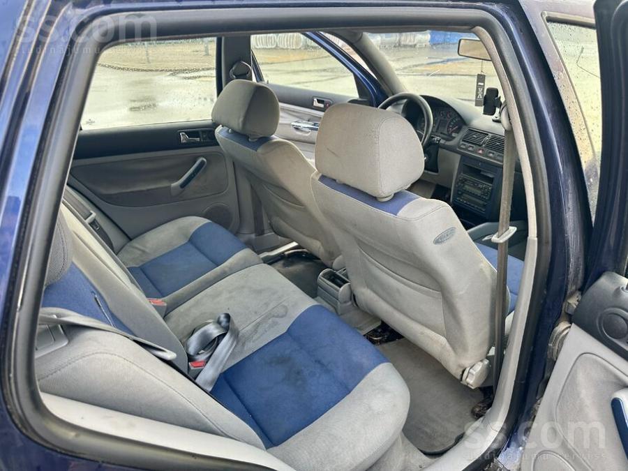 Blue Volkswagen Golf 2000 in Riga, with an engine capacity of 1.90 L and mileage of 330 thousand km for 1100 €, photo 12 on AUTOMOTO.COM.LV