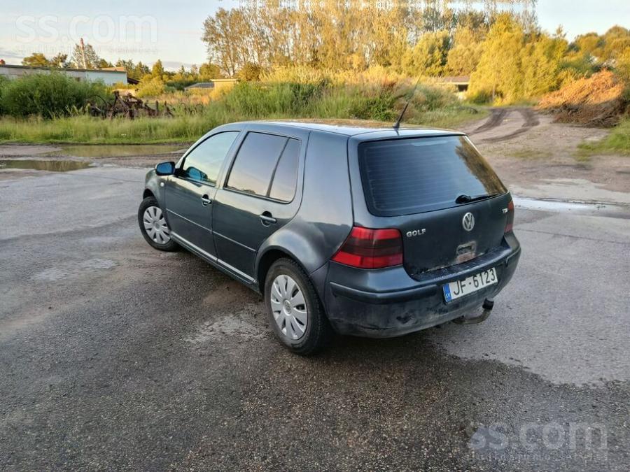Blue Volkswagen Golf 2000 in Daugavpils, with an engine capacity of 1.90 L and mileage of 413 thousand km for 950 €, photo 1 on AUTOMOTO.COM.LV