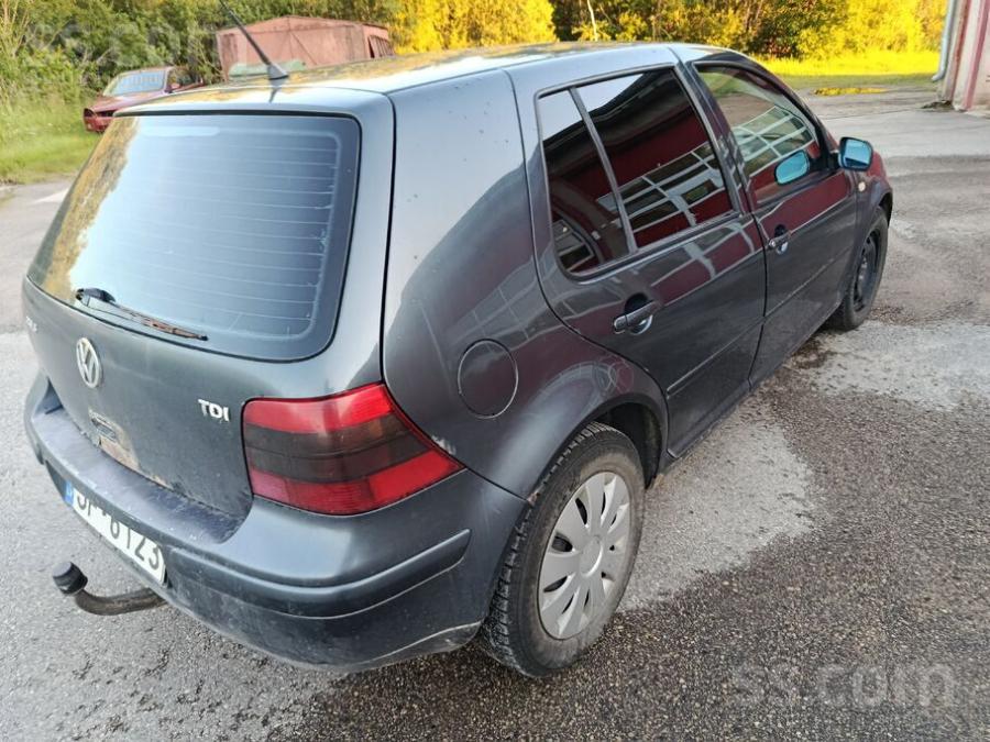 Blue Volkswagen Golf 2000 in Daugavpils, with an engine capacity of 1.90 L and mileage of 413 thousand km for 950 €, photo 10 on AUTOMOTO.COM.LV