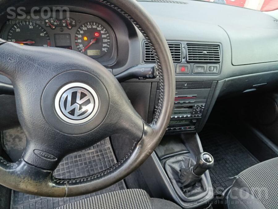 Blue Volkswagen Golf 2000 in Daugavpils, with an engine capacity of 1.90 L and mileage of 413 thousand km for 950 €, photo 12 on AUTOMOTO.COM.LV